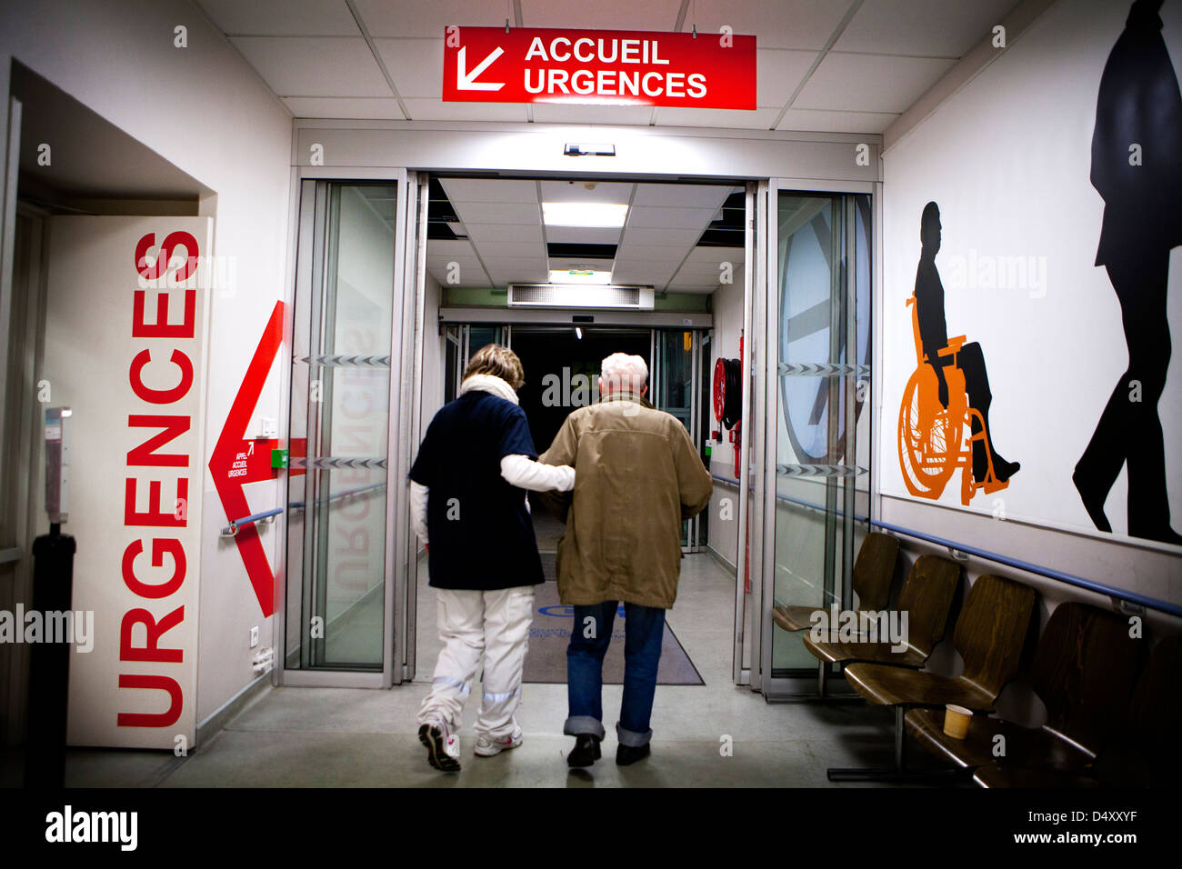EMERGENCY CASE, HOSPITAL Stock Photo - Alamy