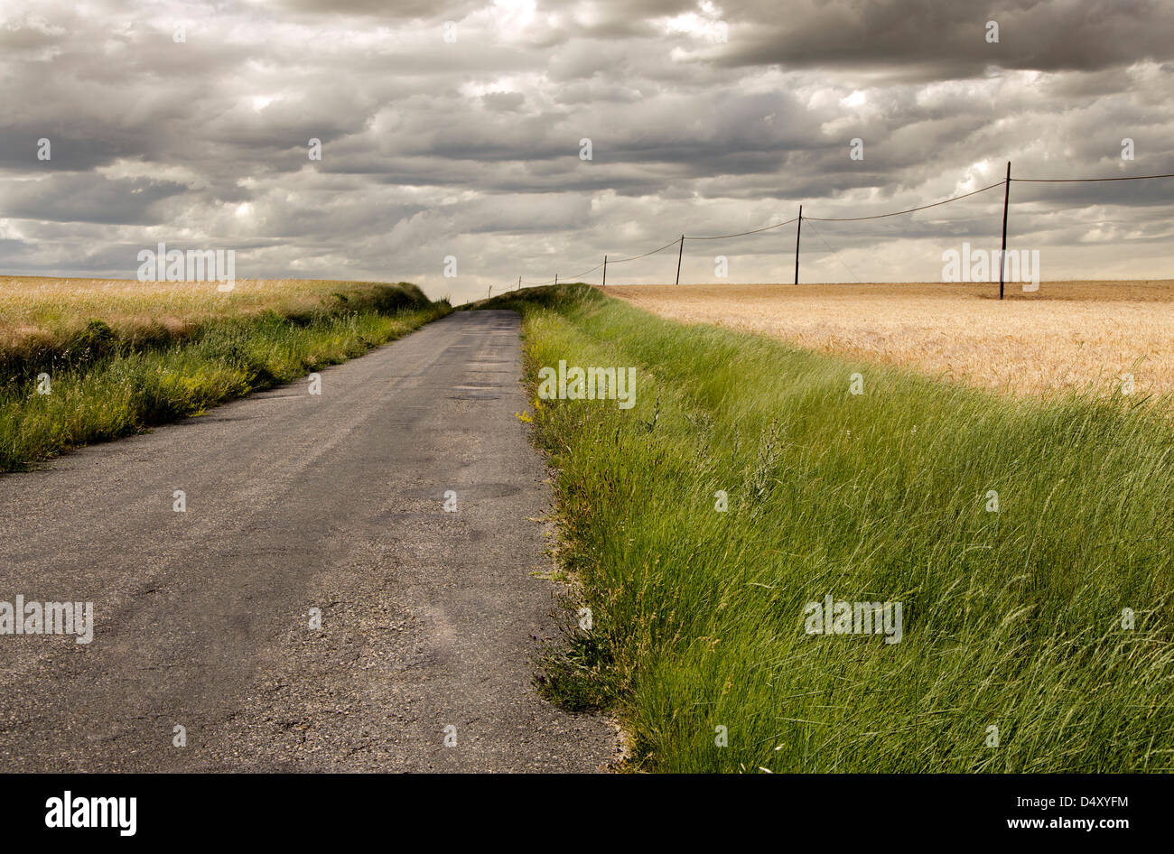 Parallel road hi-res stock photography and images - Alamy