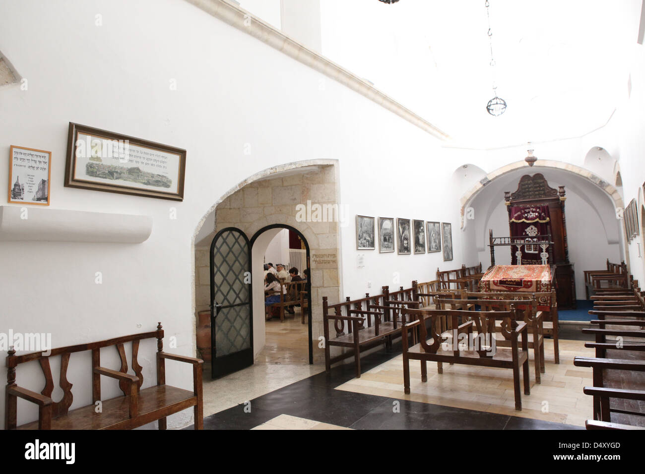 Sephardic synagogue jerusalem hi-res stock photography and images - Alamy