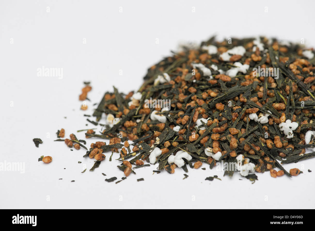 Japanese Genmaicha green tea. Brown rice tea / Popcorn tea on white ...