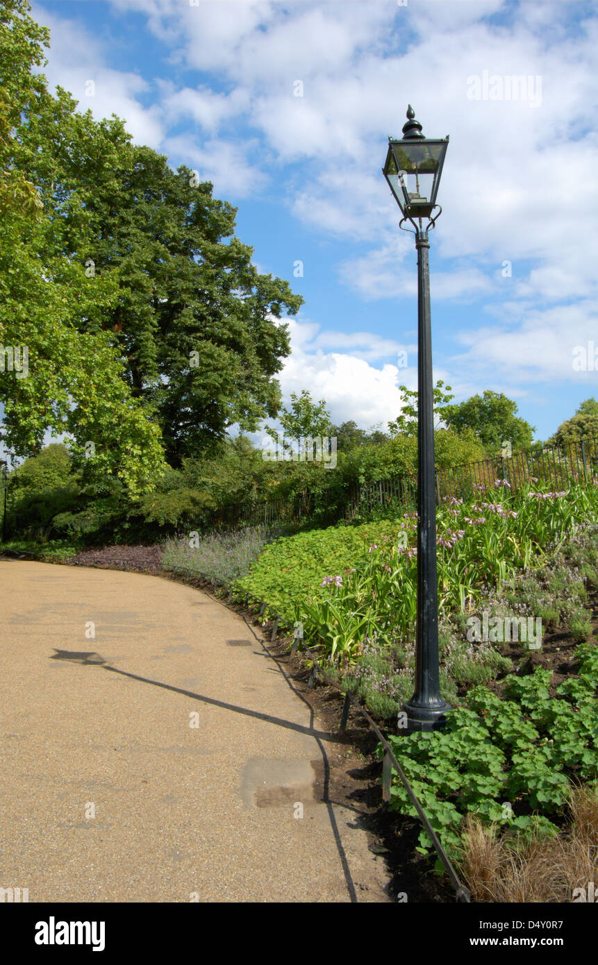 Lamp post in Hyde Park in London, England Stock Photo - Alamy
