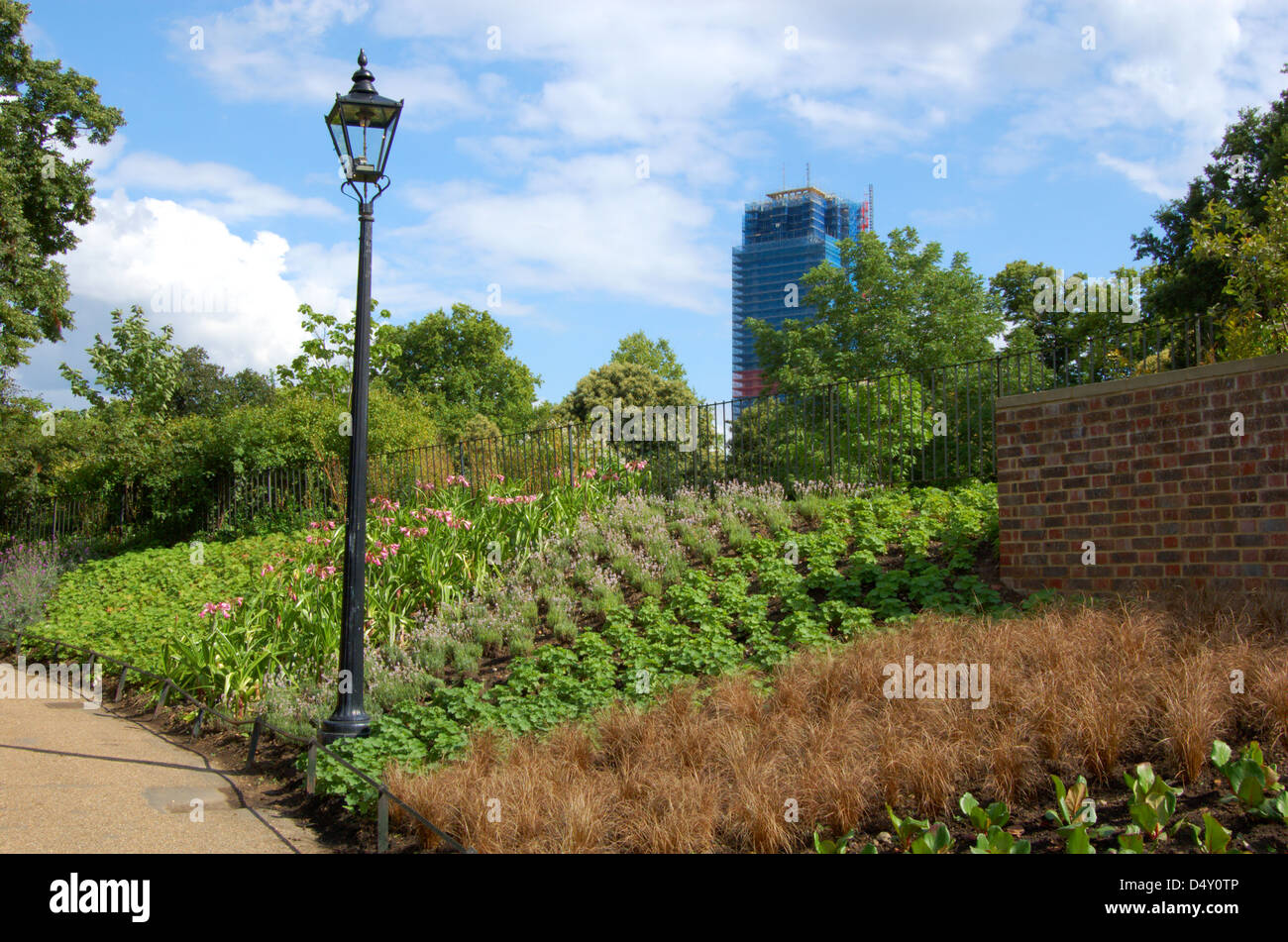 Lamp post in Hyde Park in London, England Stock Photo - Alamy