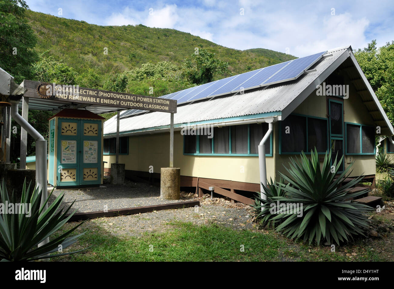Cabin roof solar hi-res stock photography and images - Alamy
