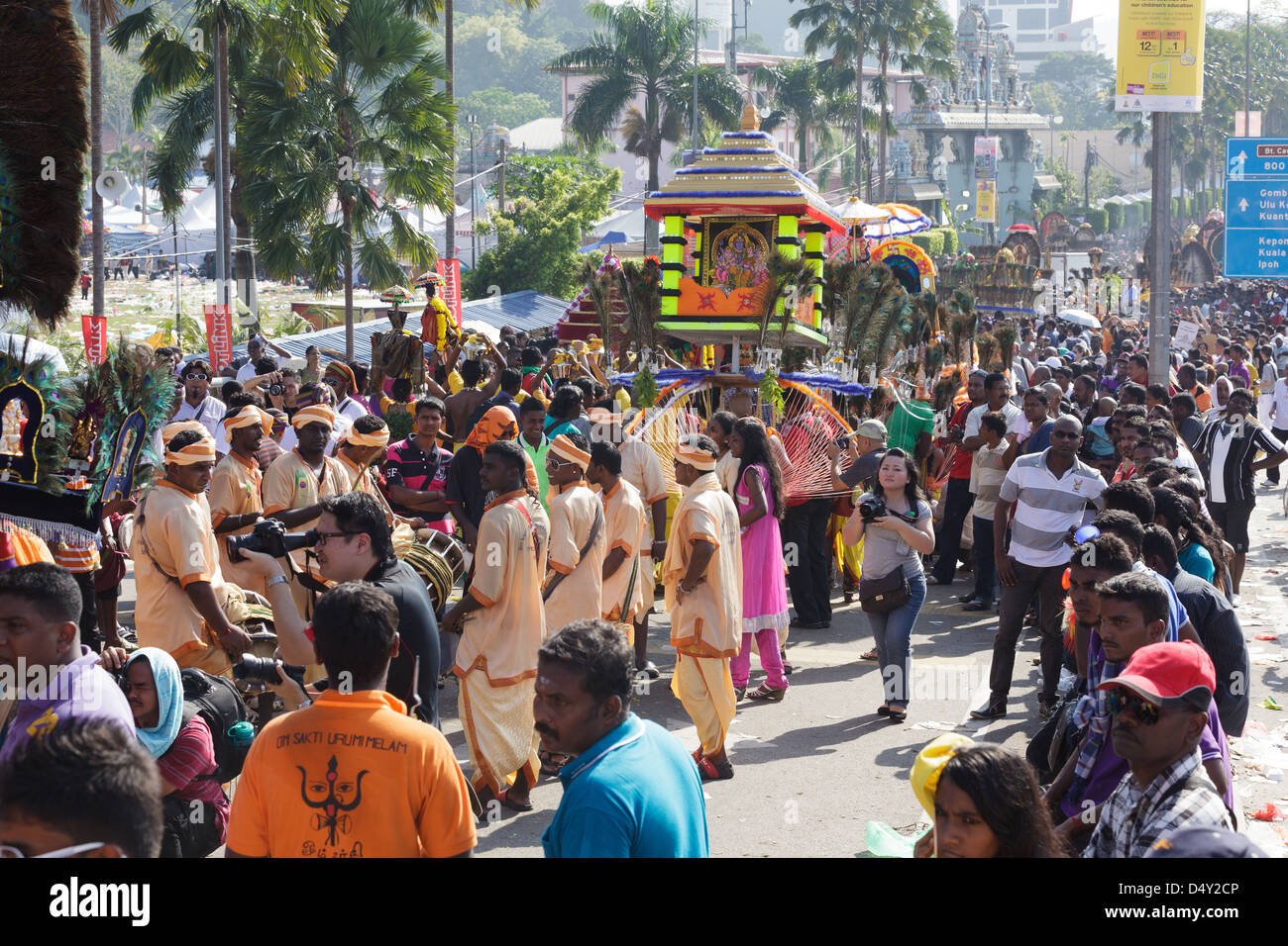 Hindu men in parade hi-res stock photography and images - Alamy