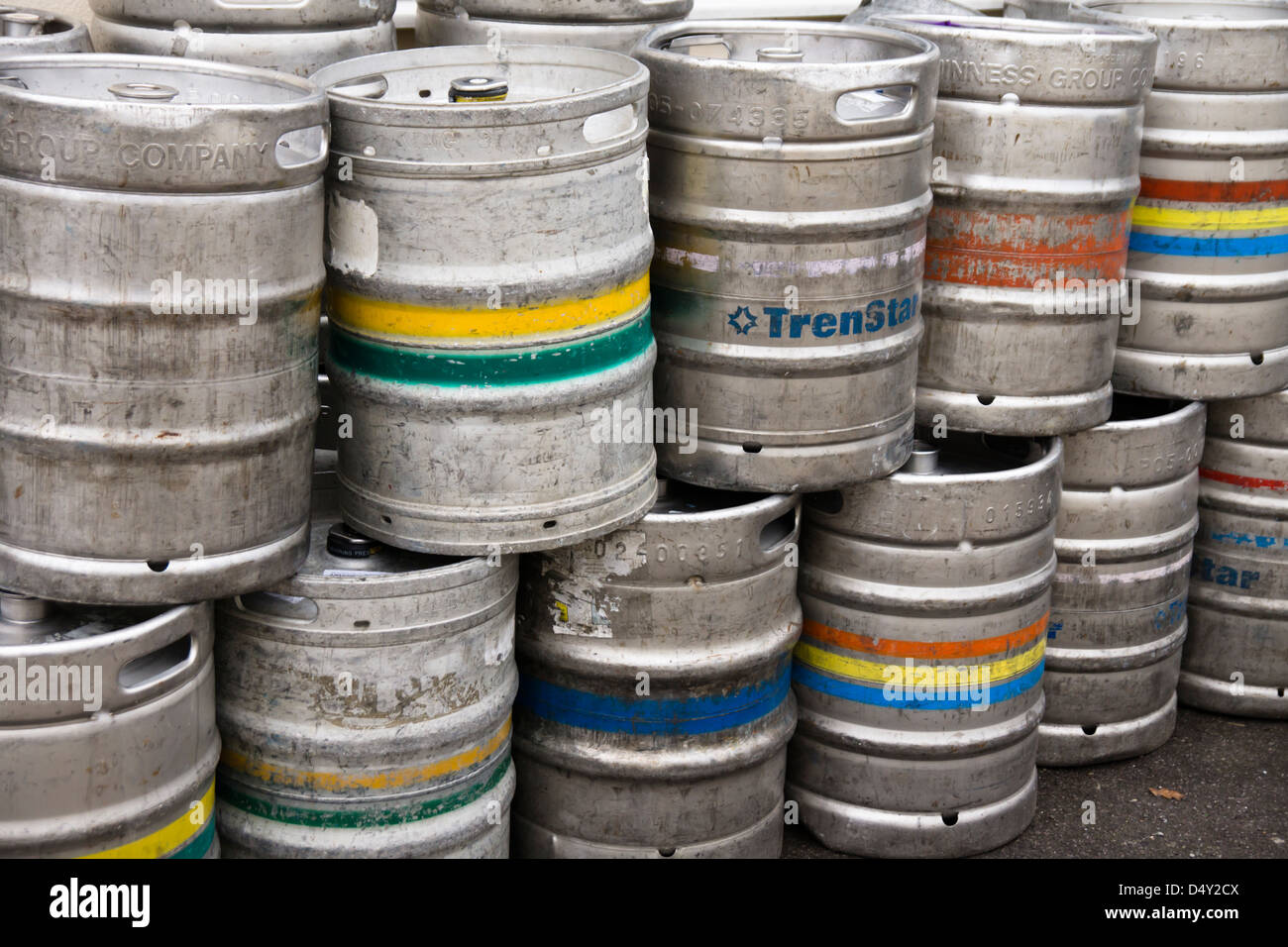 Beer casks hi-res stock photography and images - Alamy