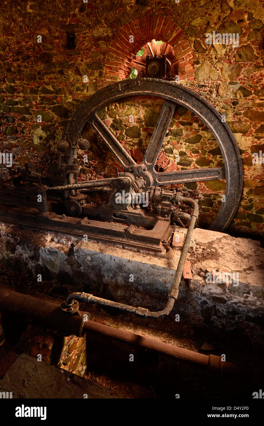Historic old steam engine abandoned hi-res stock photography and images ...