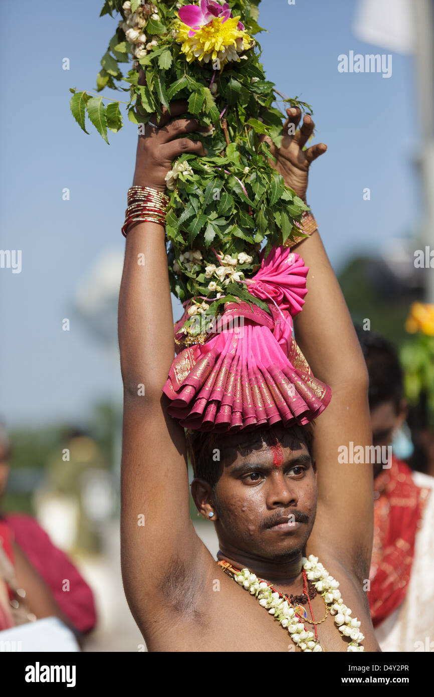 Hindu devotee in annual Thaipusam religious festival in Batu Caves ...