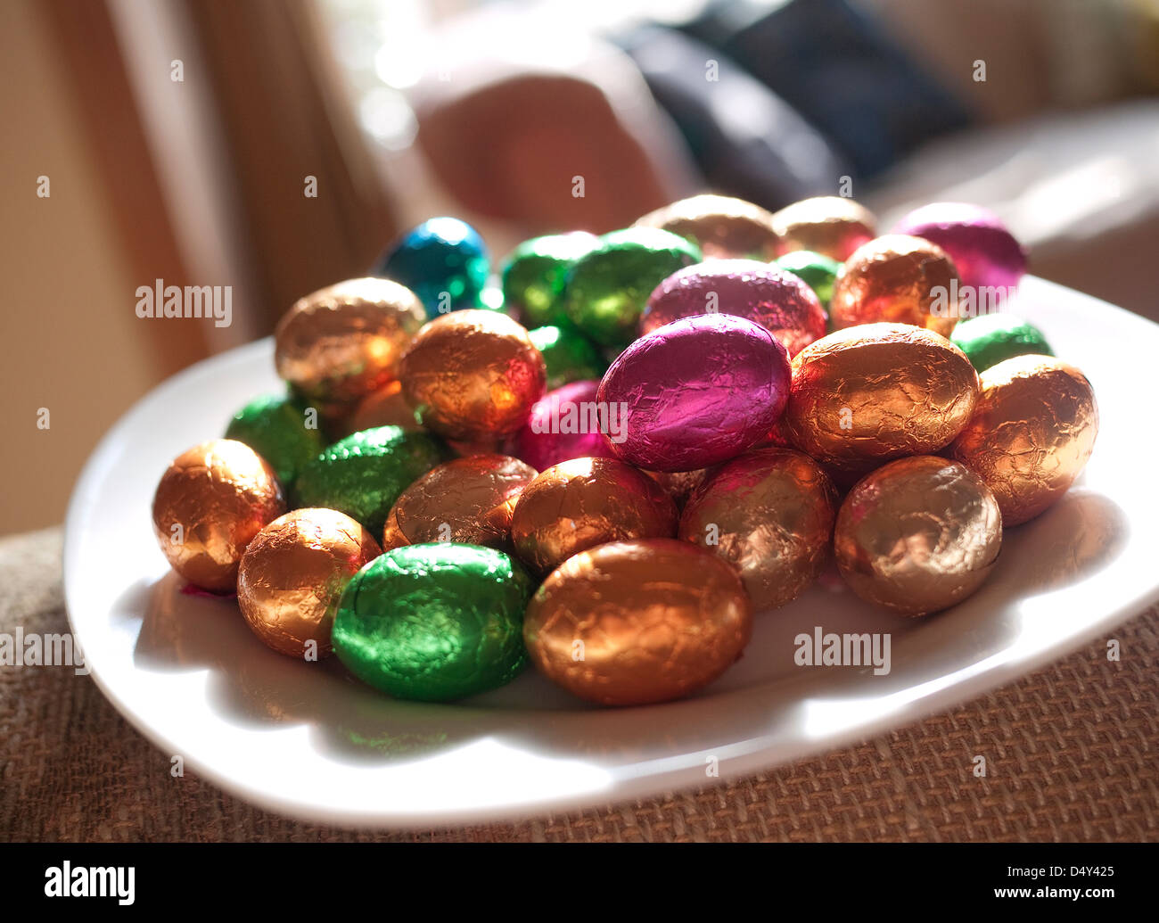 Small easter egg hi-res stock photography and images - Alamy