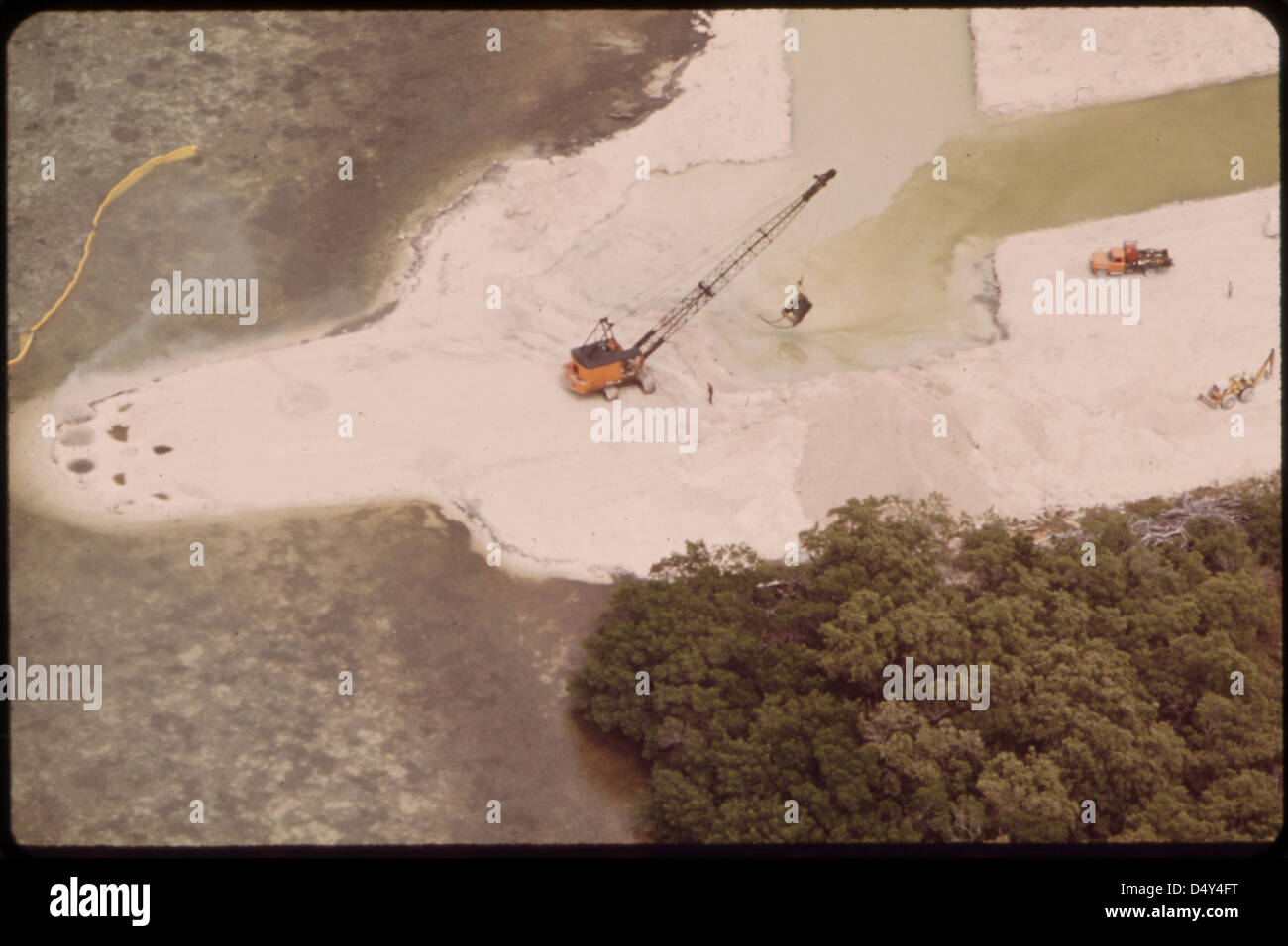 Dredging gulf hi-res stock photography and images - Alamy