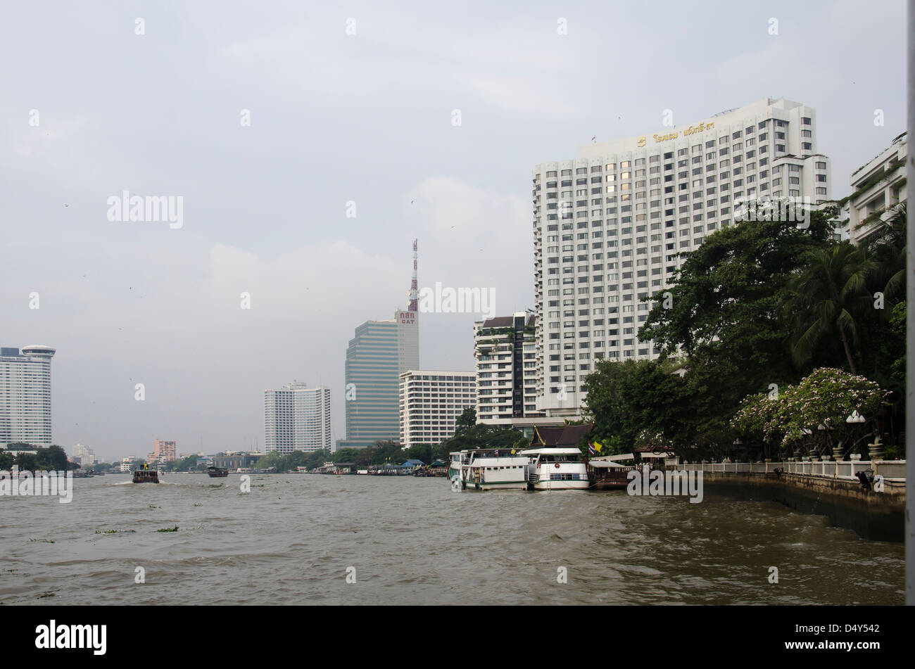 Shangri la hotel river view hi-res stock photography and images - Alamy