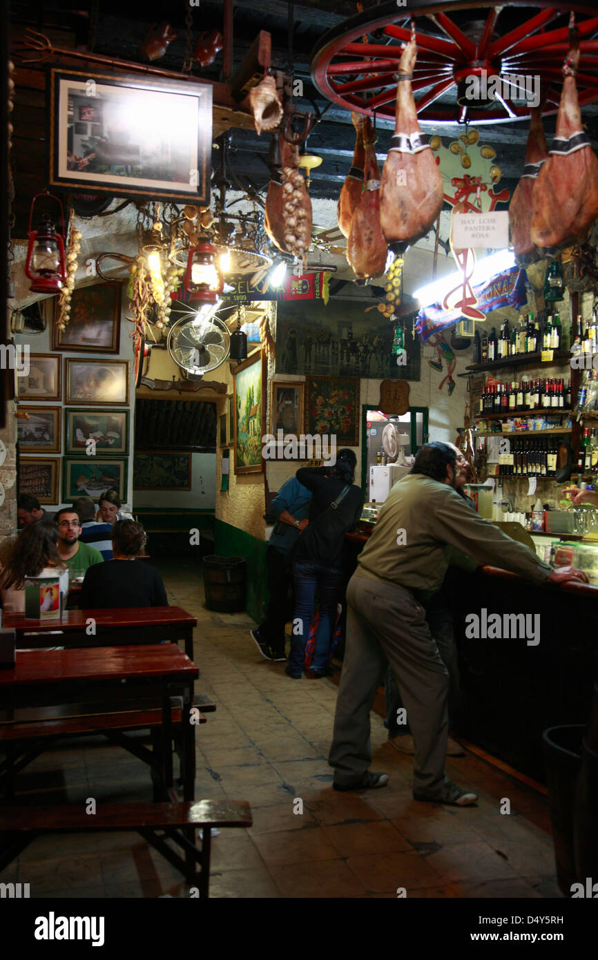 Barri Gotic, typical Bodega, Barcelona, Spain Stock Photo - Alamy