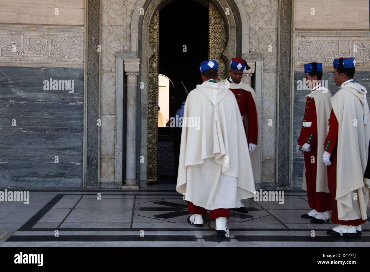 Arab guards hi-res stock photography and images - Alamy