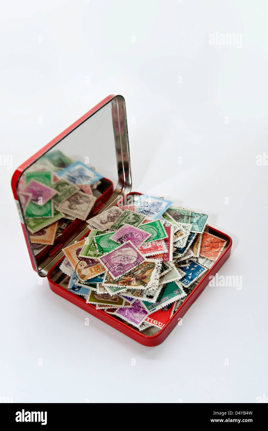 Red collection tin hi-res stock photography and images - Alamy