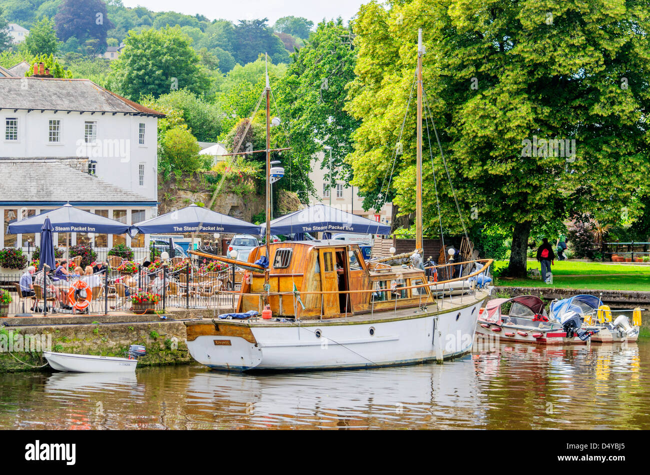 the river dart quay totnes devon Stock Photo - Alamy