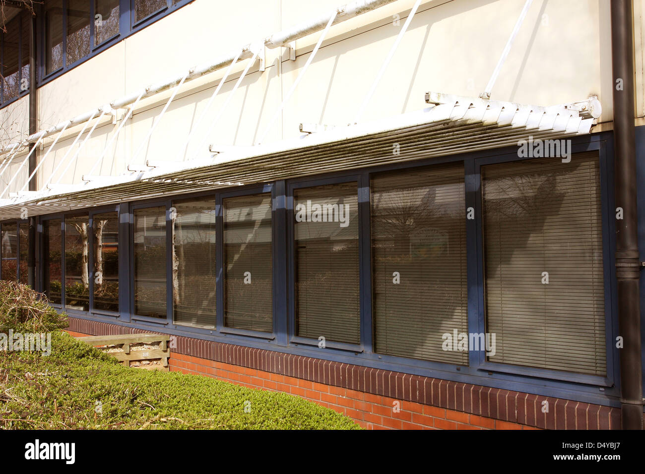 Solar shading hi-res stock photography and images - Alamy