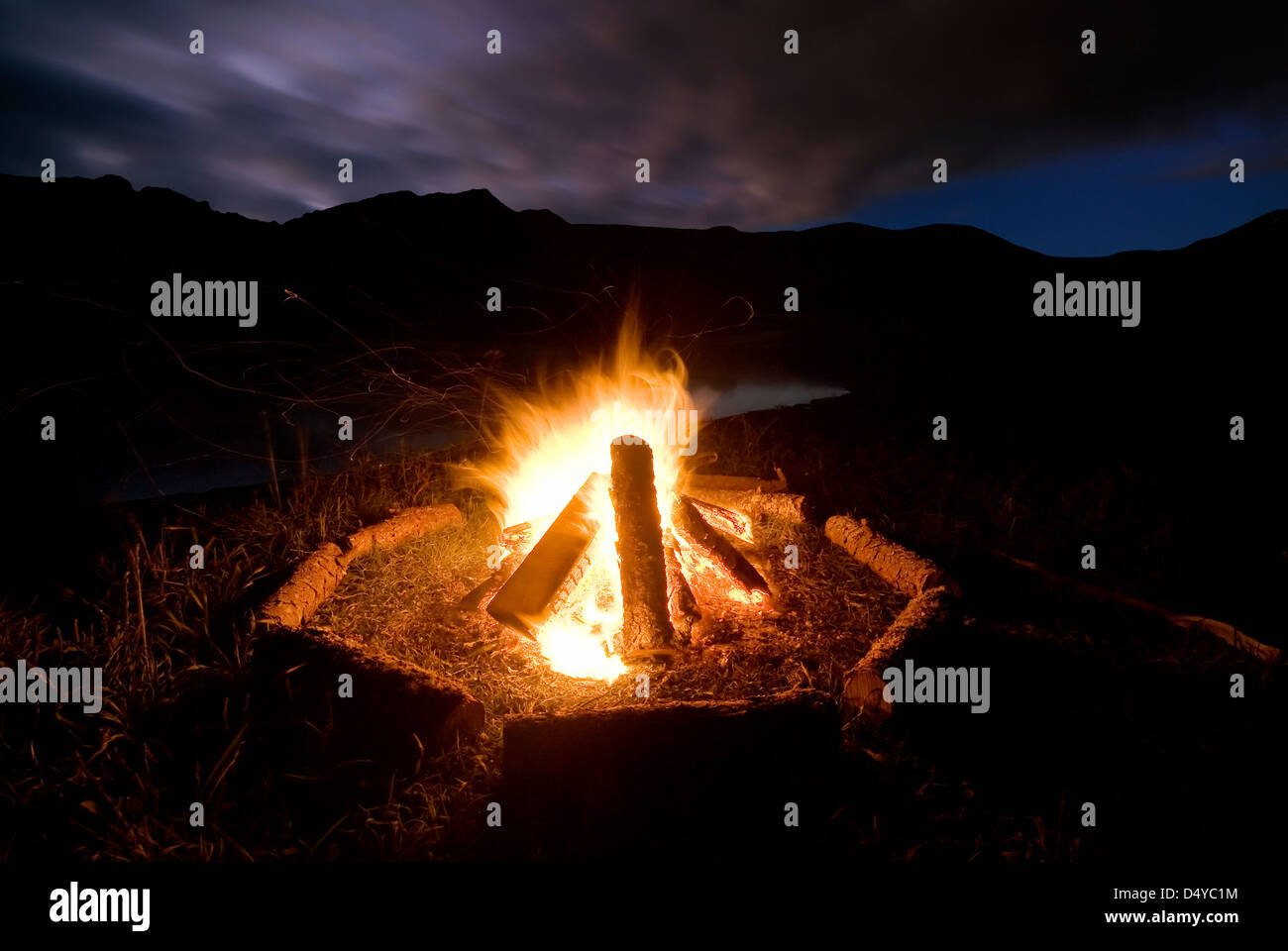 Beside camp fire hi-res stock photography and images - Alamy