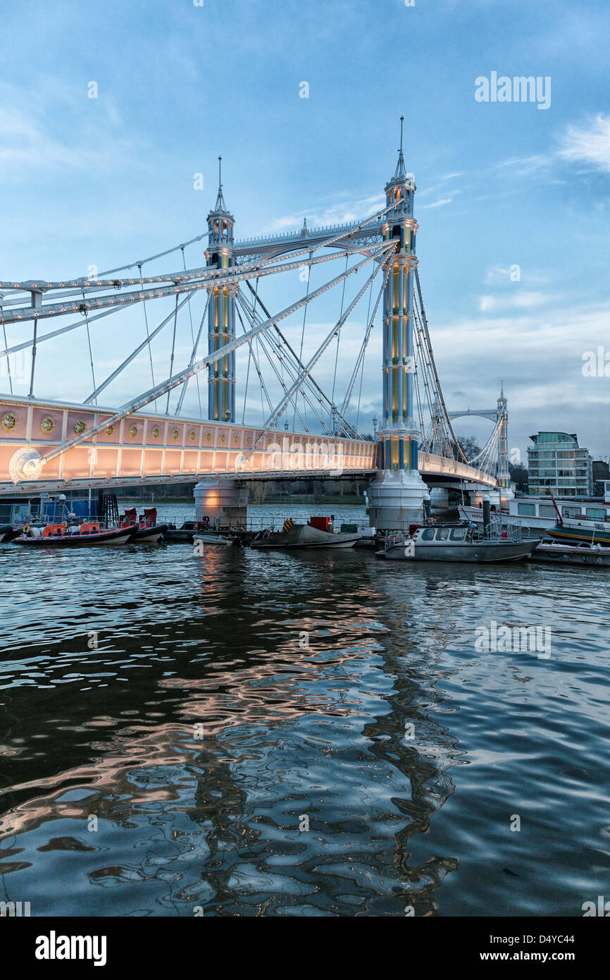 London bridge vertical hi-res stock photography and images - Alamy