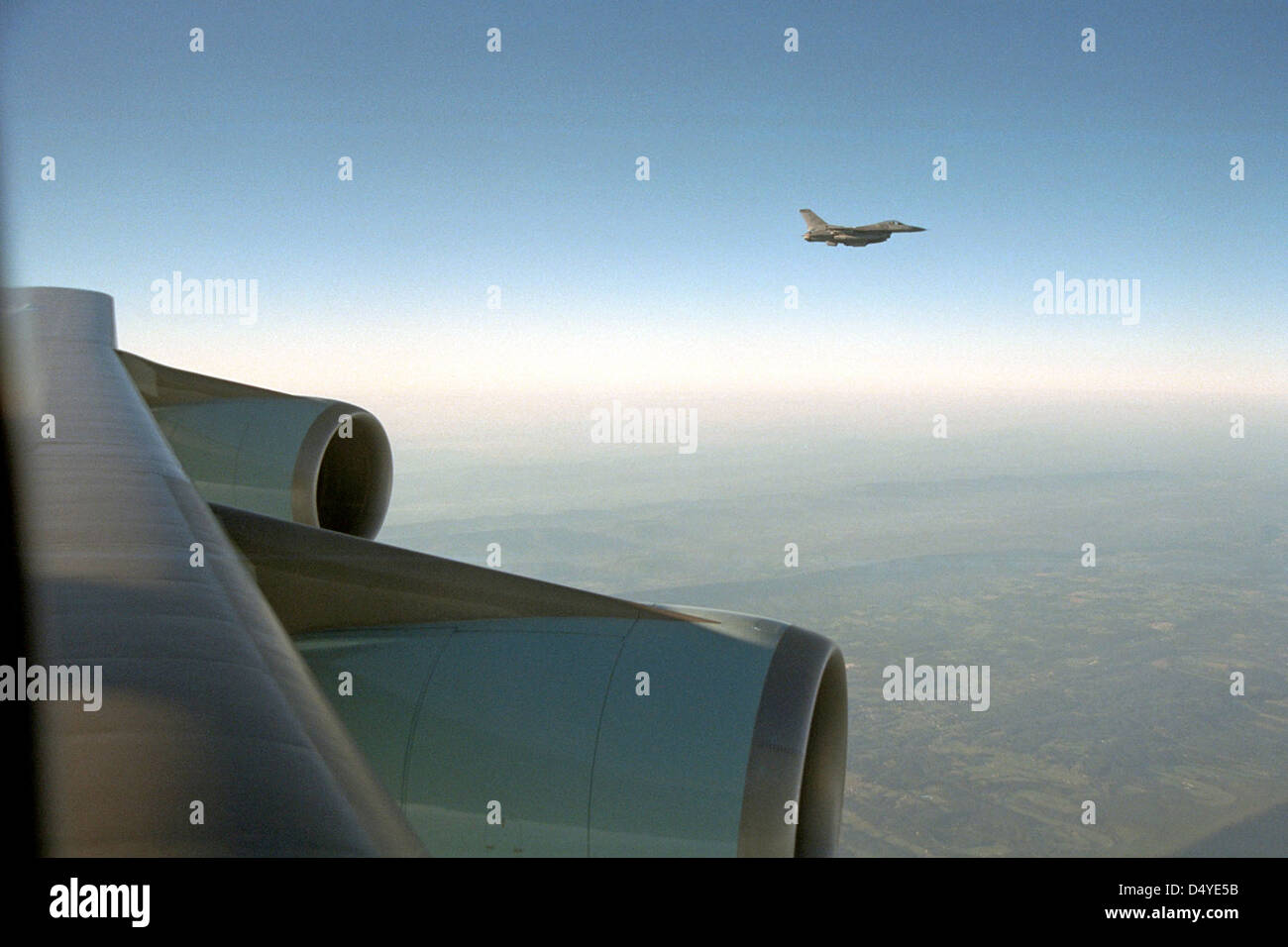 An F-16 escorts Air Force One Tuesday, Sept. 11, 2001, from Offutt Air ...
