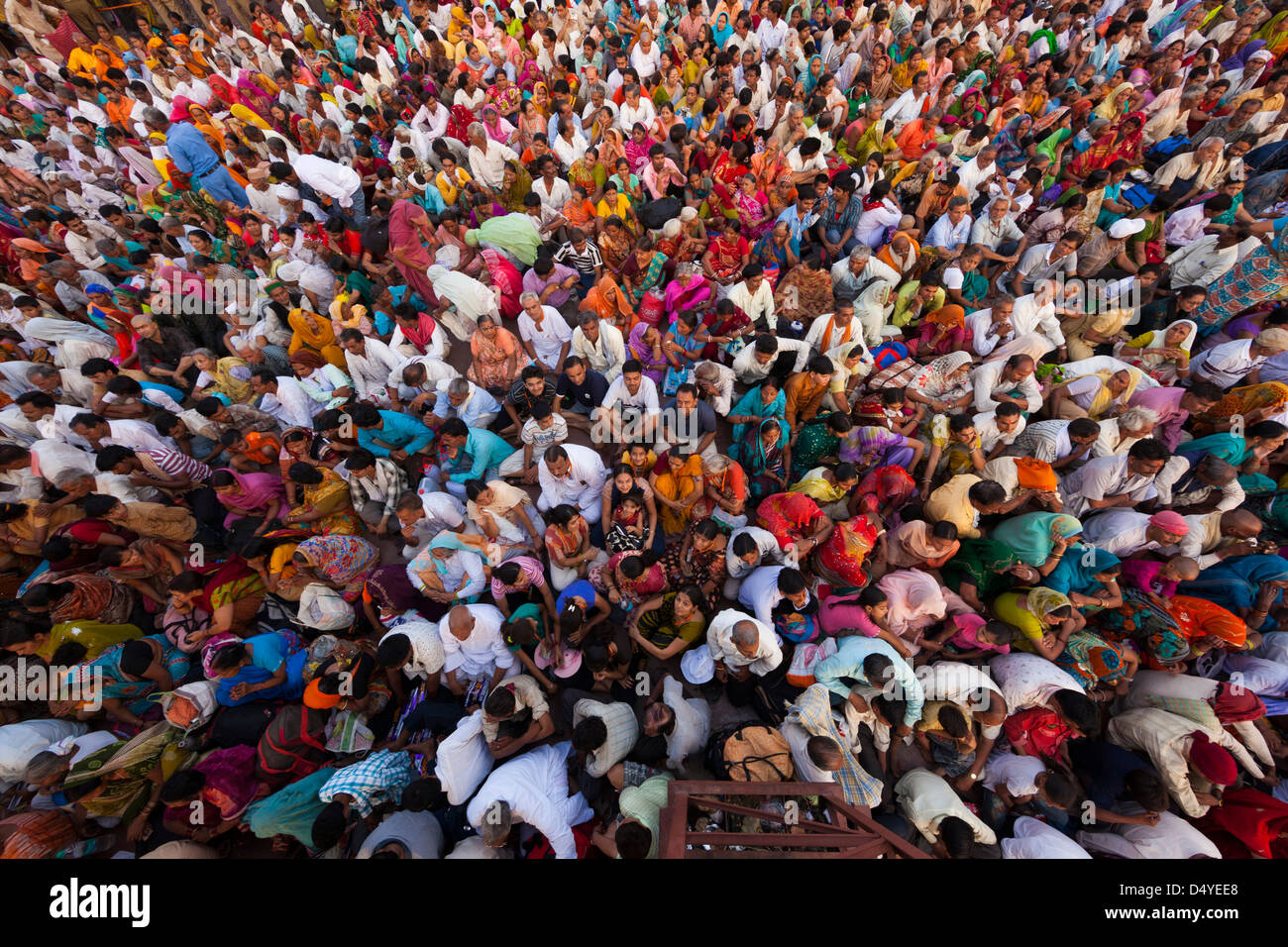 Kumbh mela crowd hi-res stock photography and images - Alamy