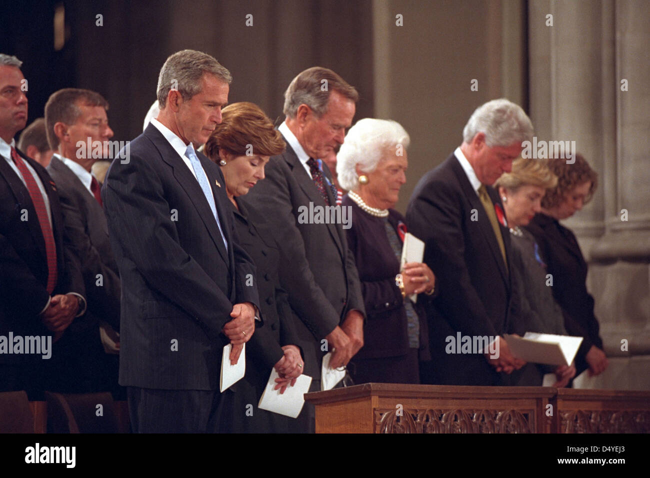 George w bush 2001 hi-res stock photography and images - Alamy