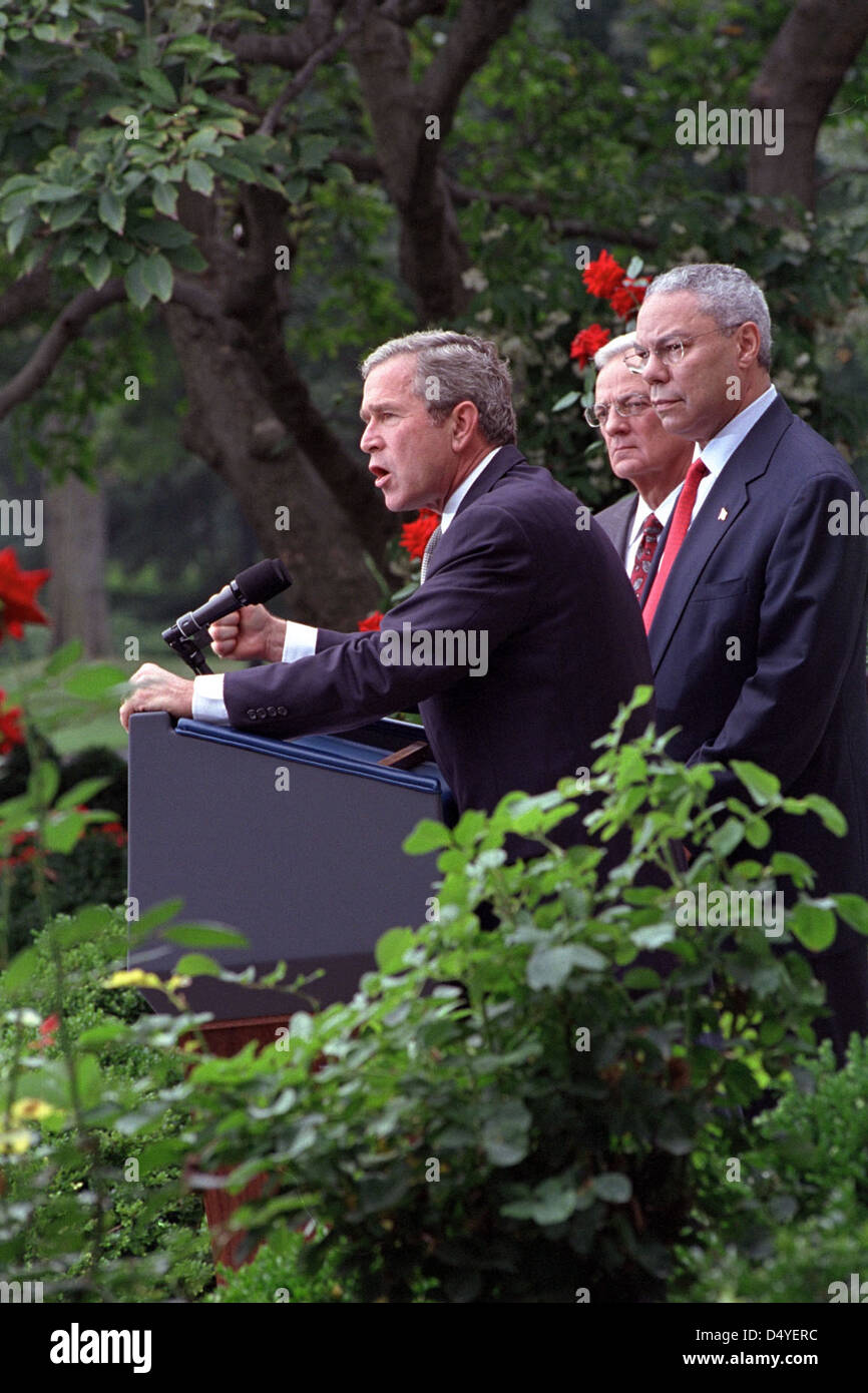 Photograph of President George W. Bush delivering remarks in the Rose ...