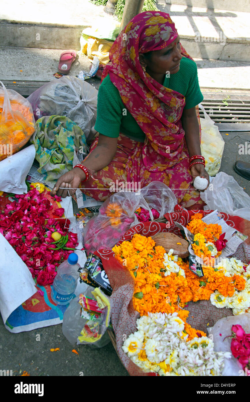 India temple offering hi-res stock photography and images - Alamy