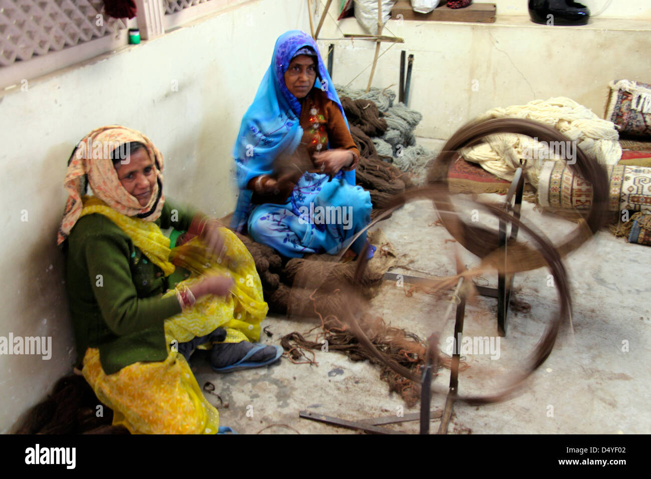 Rug weaving india hi-res stock photography and images - Alamy