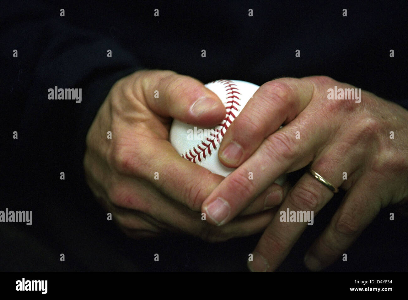Yankee stadium first pitch hi-res stock photography and images - Alamy