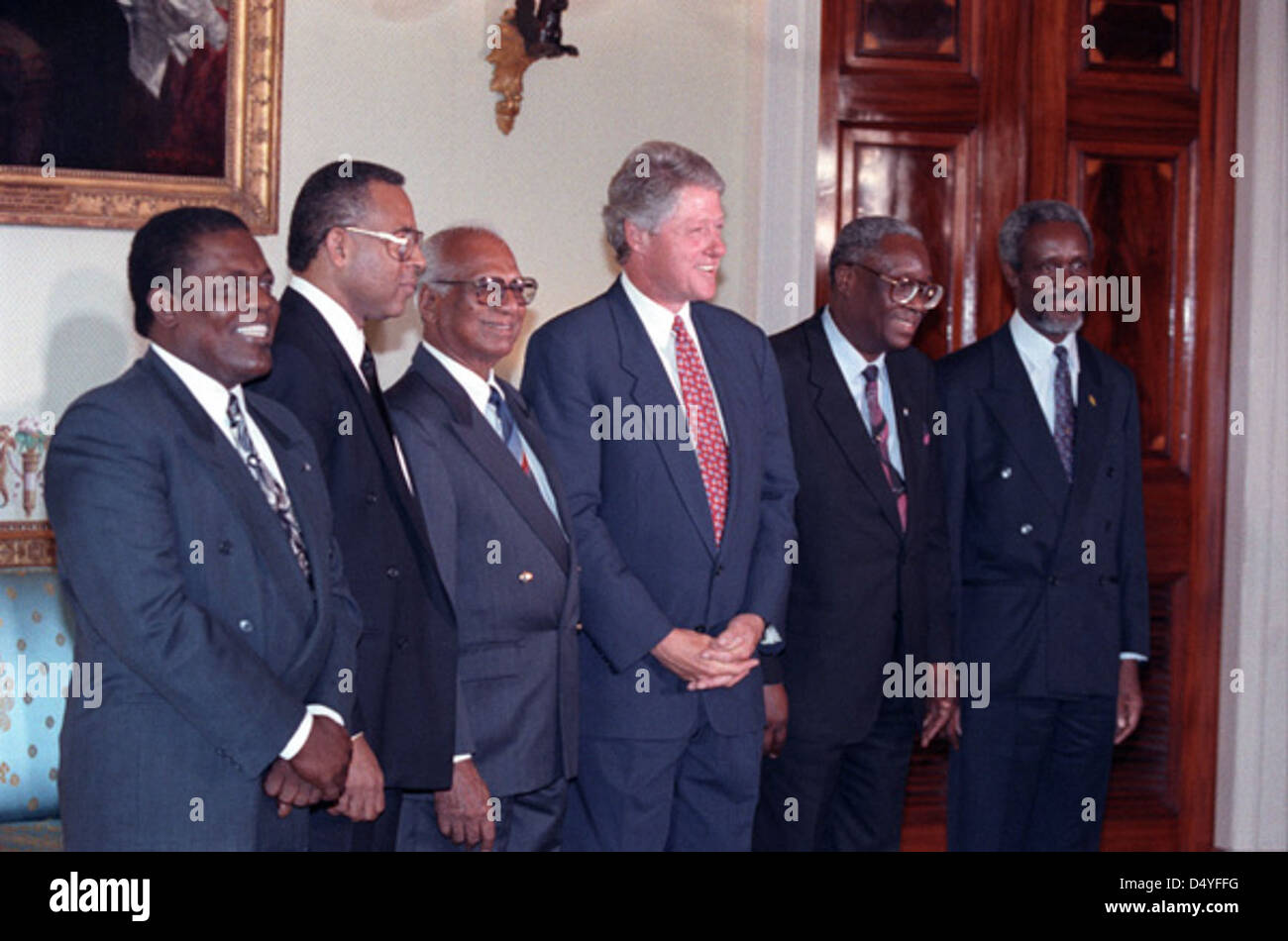 Bill clinton group photo hi-res stock photography and images - Alamy
