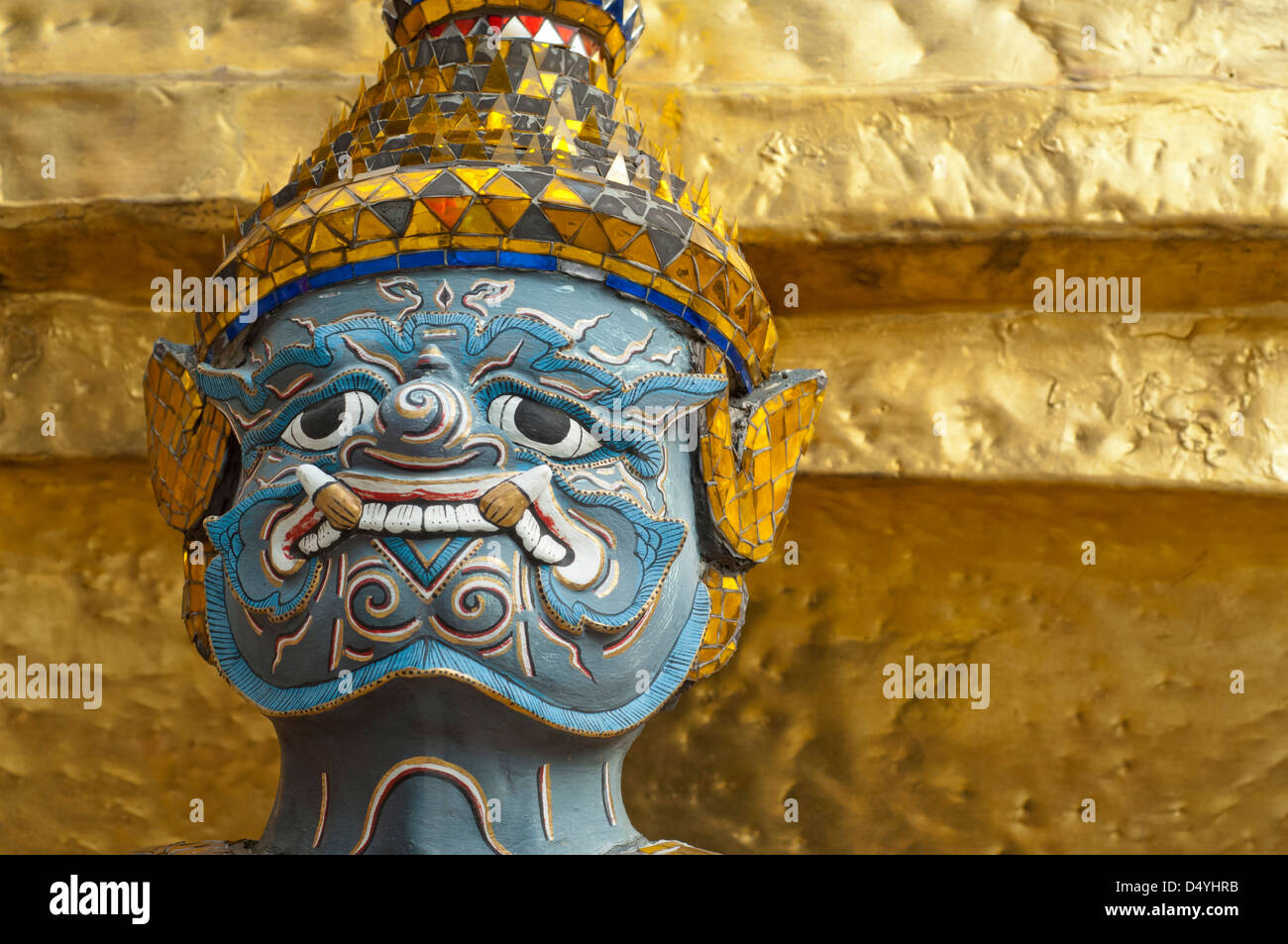 Statue guard royal palace bangkok hi-res stock photography and images ...