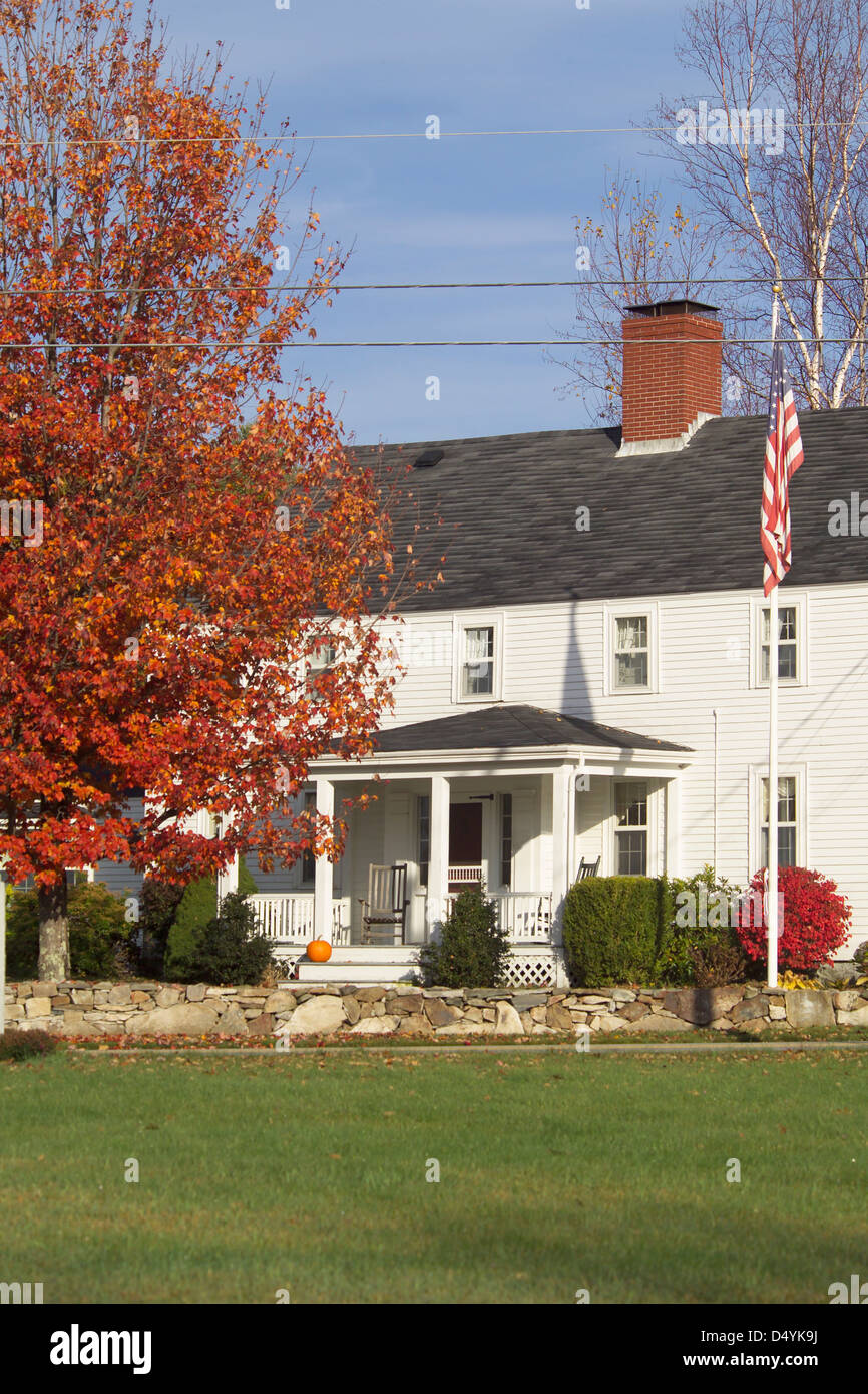 Exterior of single family home with lawn Stock Photo - Alamy