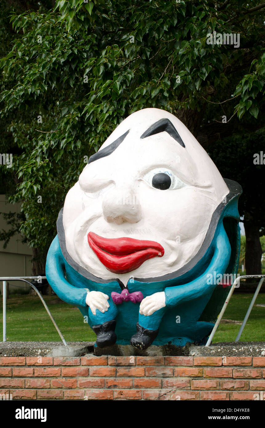 Humpty Dumpty Nursery Rhyme High Resolution Stock Photography and ...
