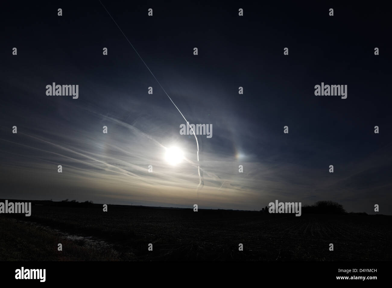 Solar halo hi-res stock photography and images - Alamy