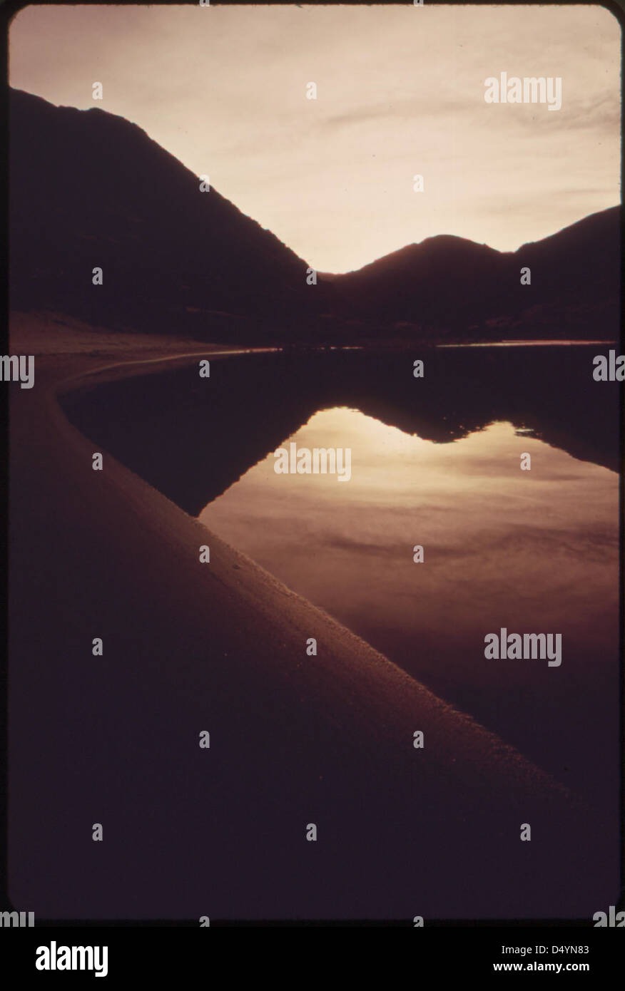 Tranquil stretch of the Snake River in Hells Canyon on the Oregon-Idaho ...