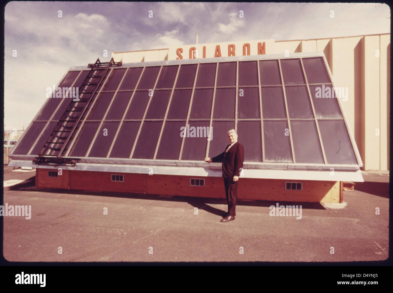 Solaron corporation 1970s hi-res stock photography and images - Alamy