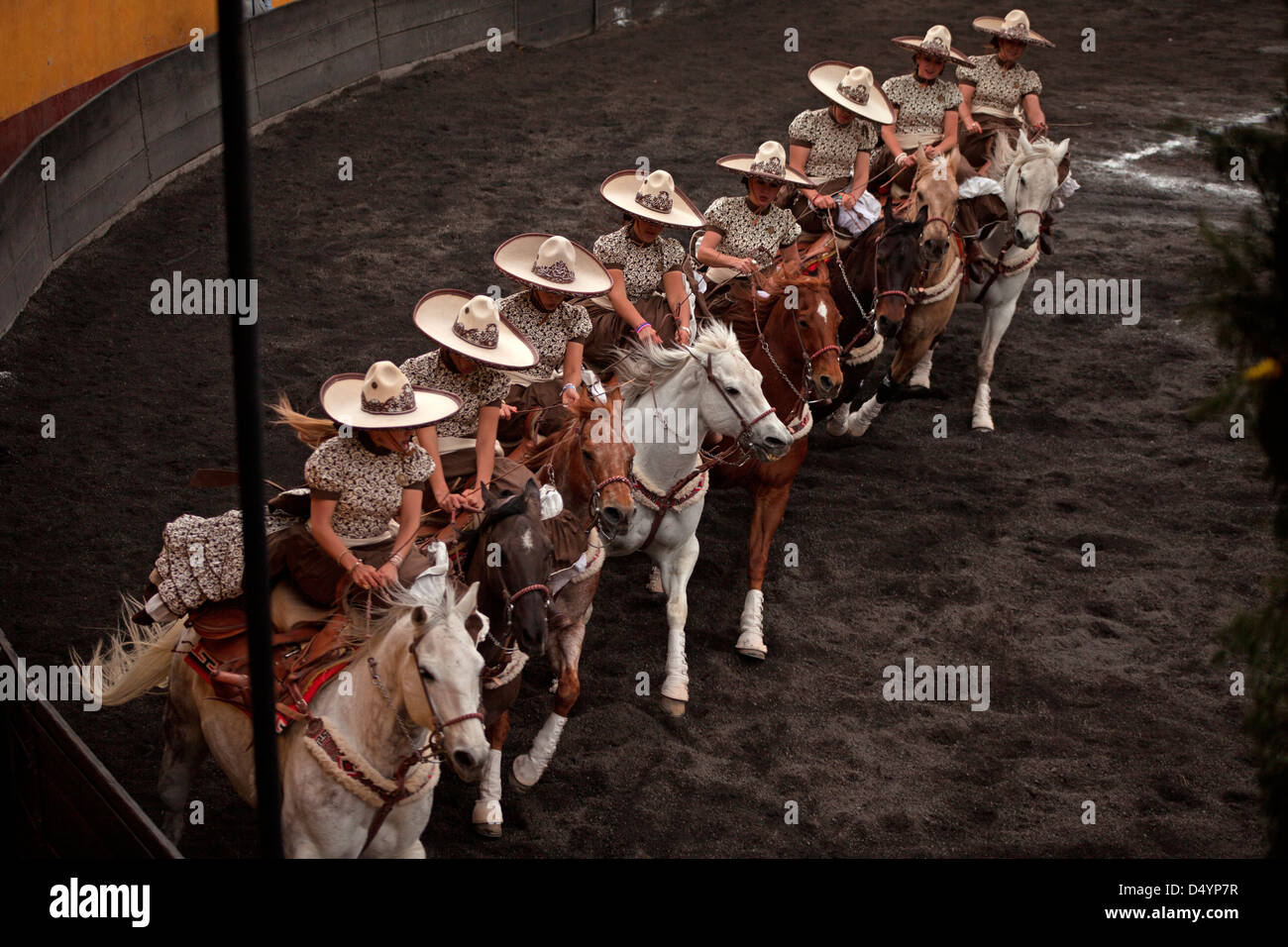 Female mexican dresses hi-res stock photography and images - Alamy
