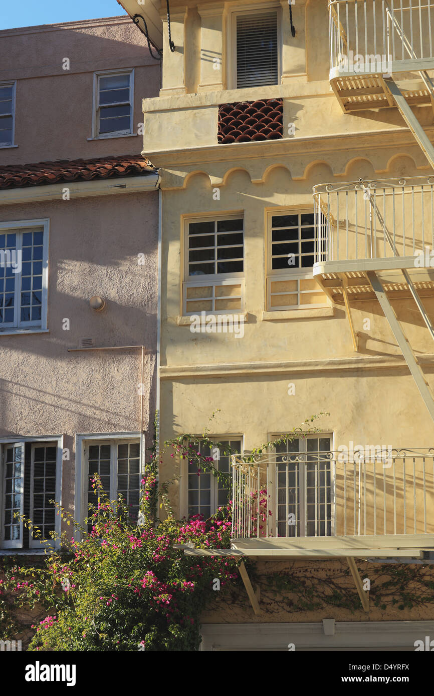 Noon building hi-res stock photography and images - Alamy