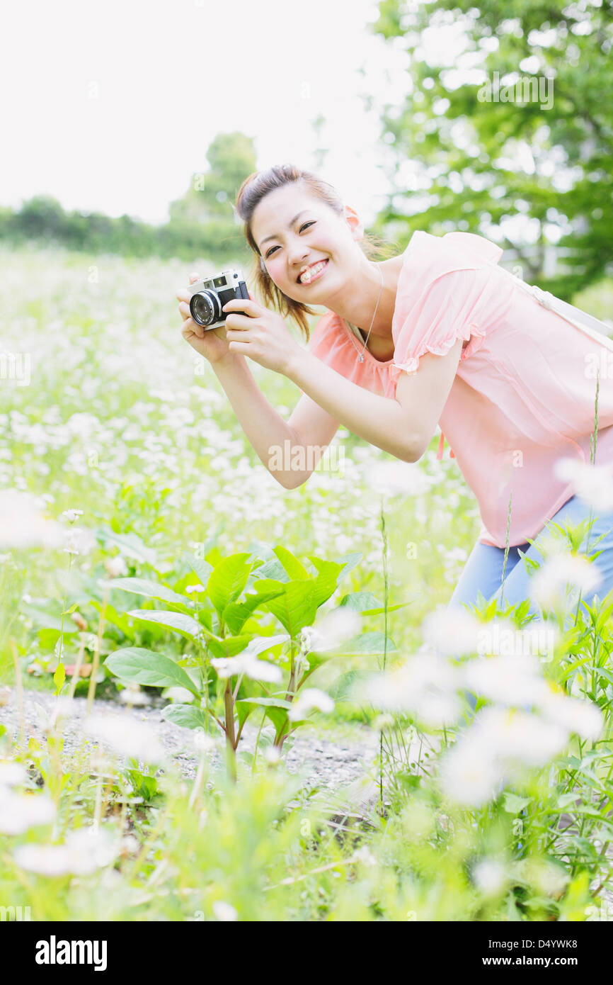 Stooping woman hi-res stock photography and images - Alamy