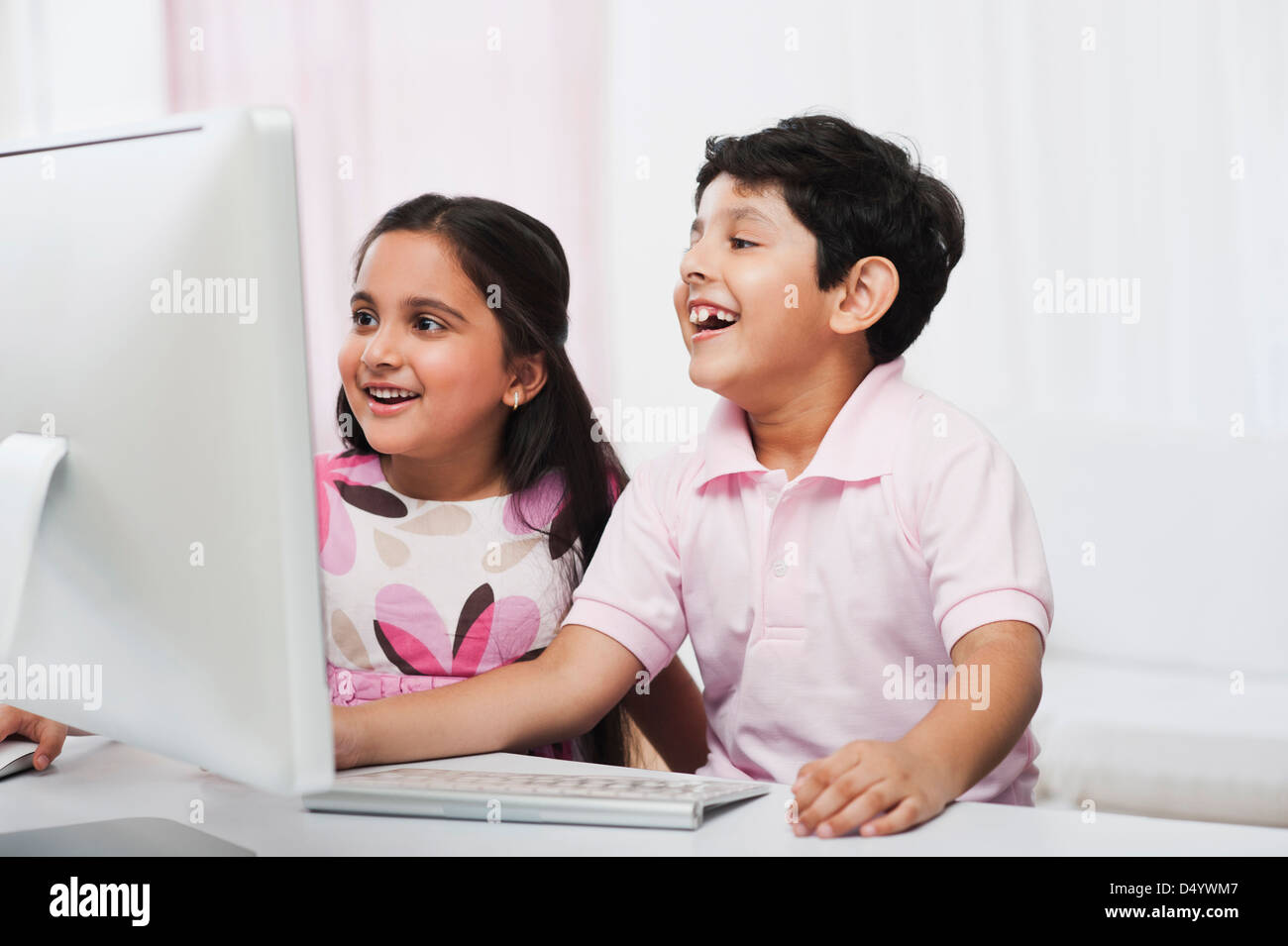 Children using a computer Stock Photo - Alamy
