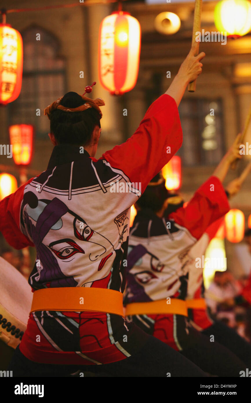 Taiko performance hi-res stock photography and images - Alamy