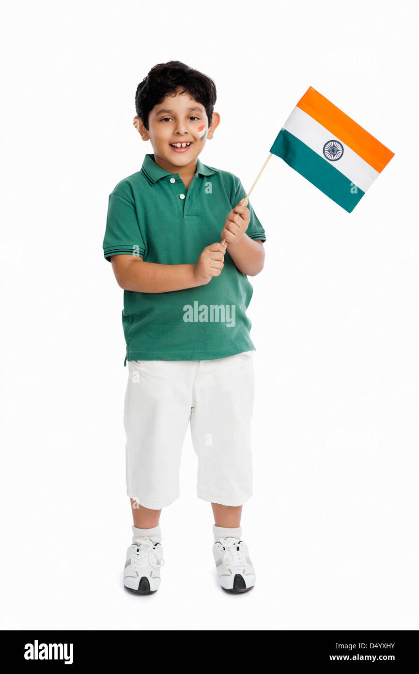 Boy holding indian flag hi-res stock photography and images - Alamy
