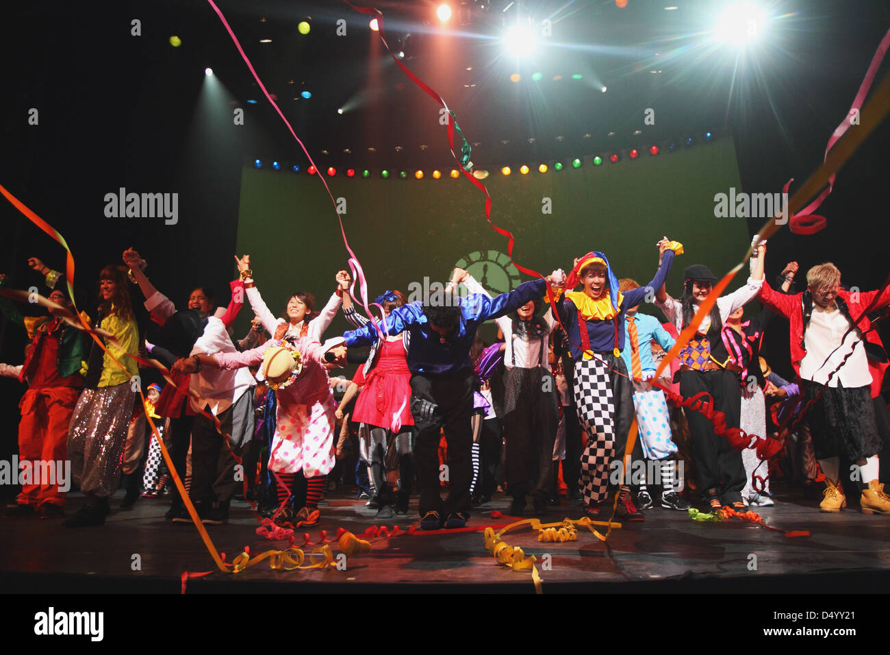 Stage bow group hi-res stock photography and images - Alamy