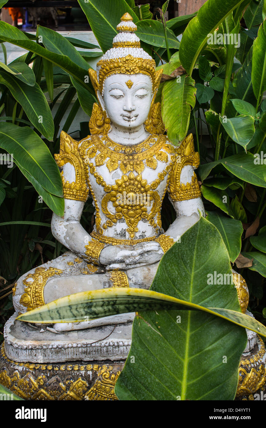 Sitting deva statue Stock Photo - Alamy
