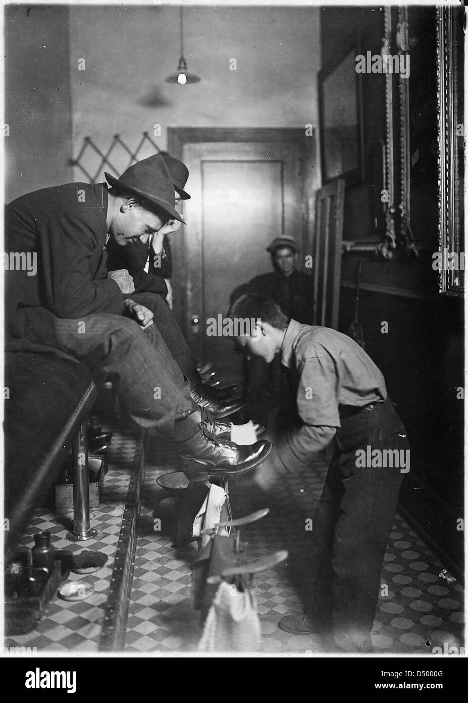 Parlor workers Black and White Stock Photos & Images - Alamy