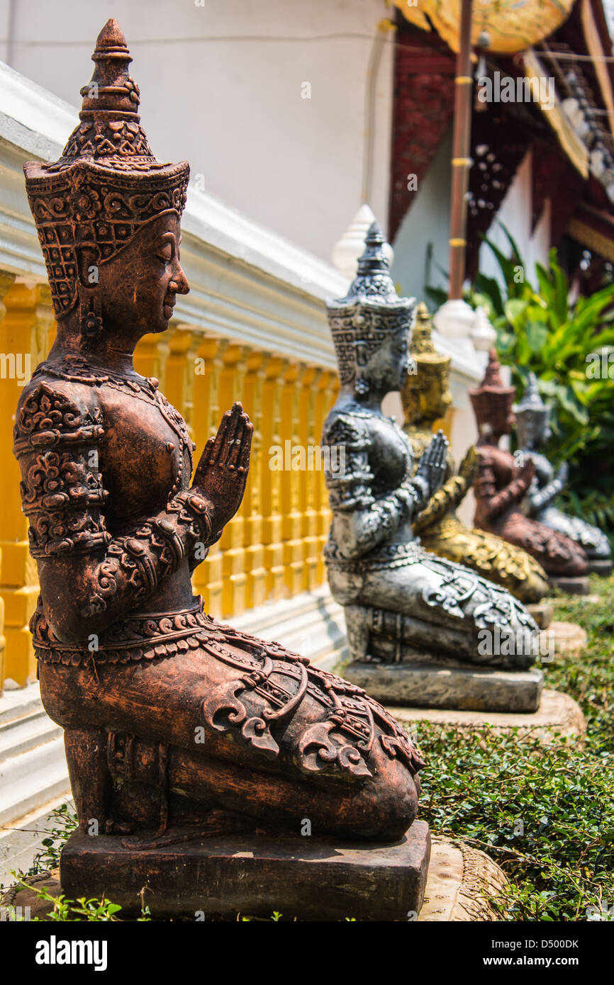 Asian style statues hi-res stock photography and images - Alamy