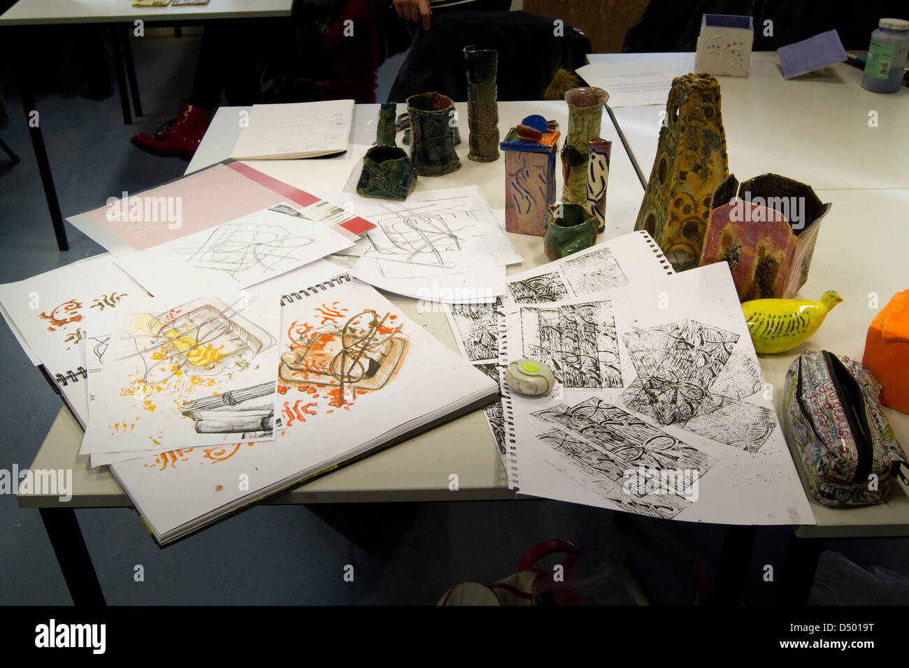 Ceramics course at Cardonald College, Glasgow Stock Photo - Alamy