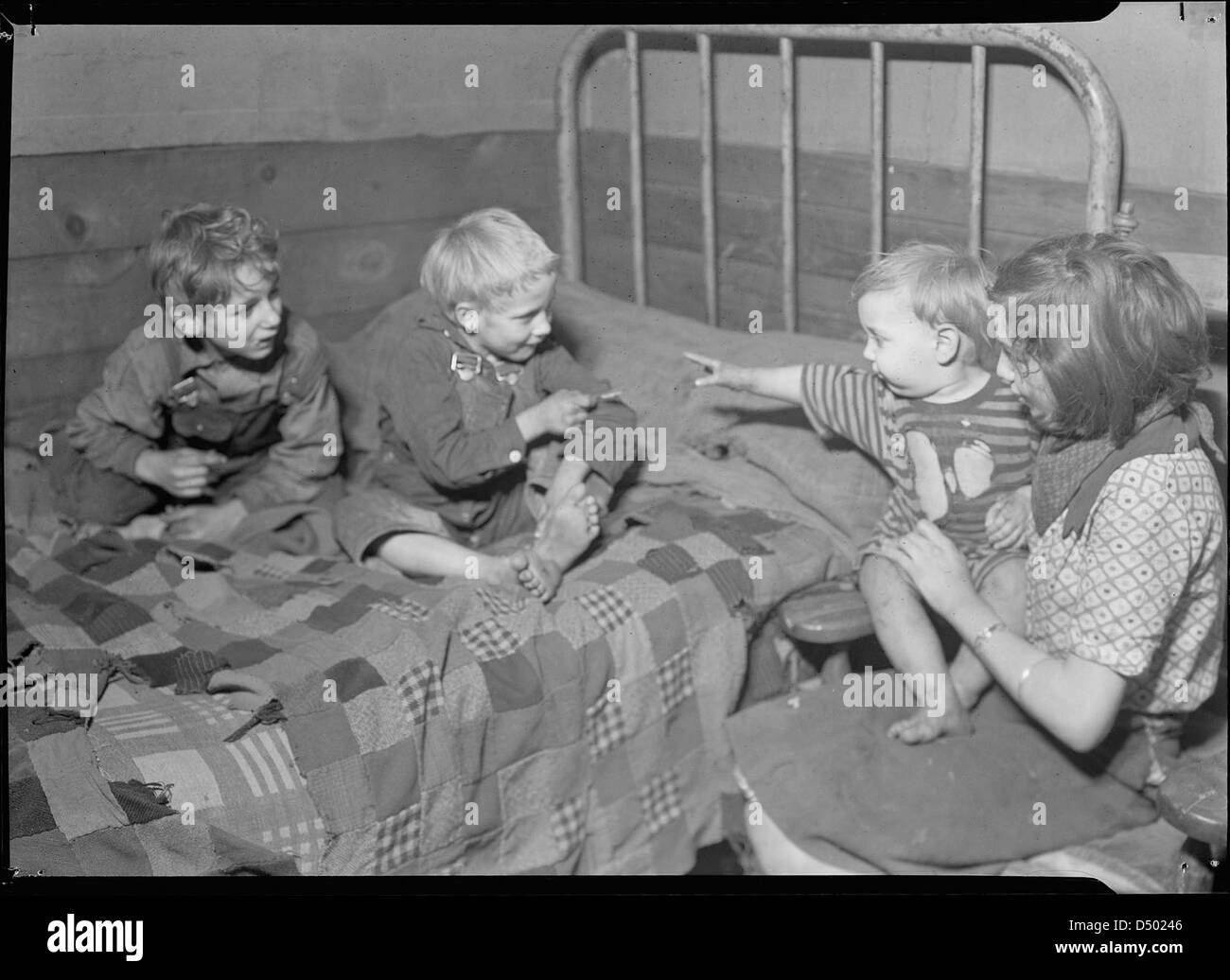Children during the depression 1930s hi-res stock photography and ...