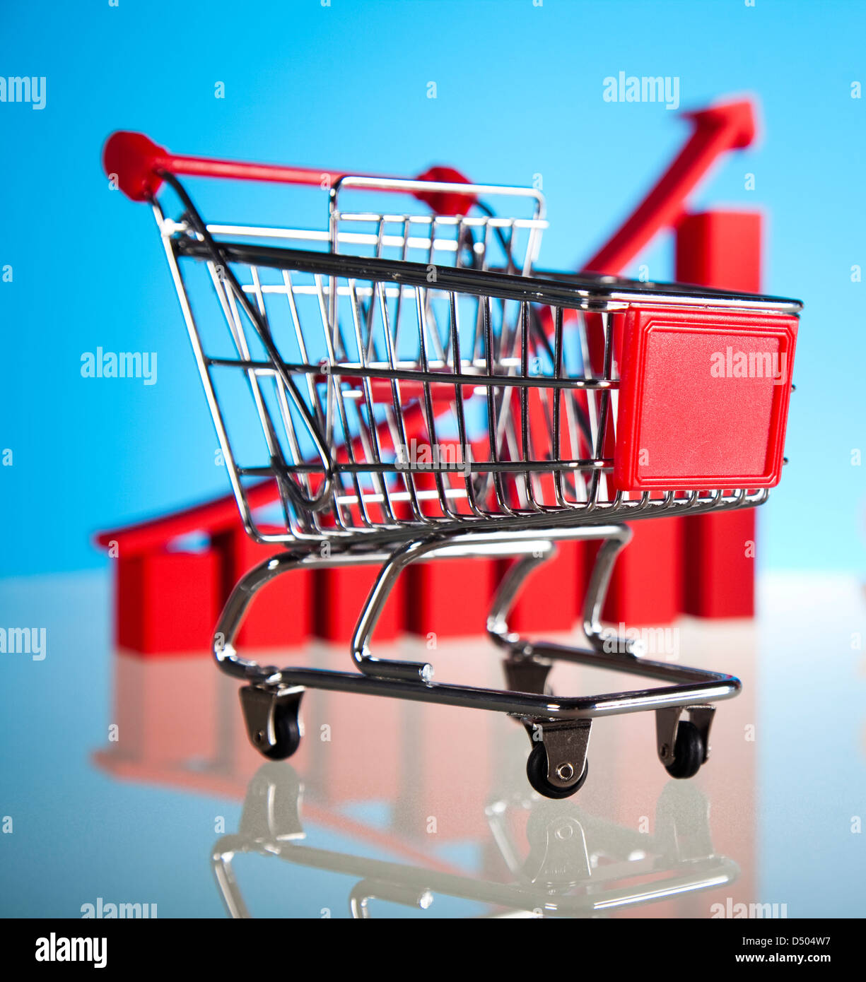 Supermarket shopping cart Stock Photo - Alamy