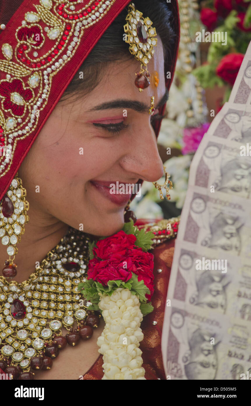 Beautiful Indian, Punjabi Bride at her wedding Stock Photo - Alamy