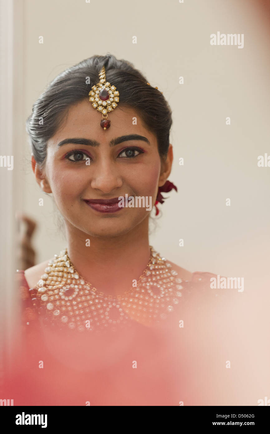 Beautiful Indian, Punjabi Bride at her wedding Stock Photo - Alamy